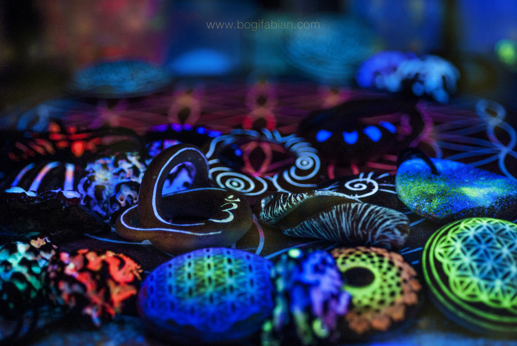 When The Lights Go Out: The World Of Ultraviolet Art - The Yellow Sparrow