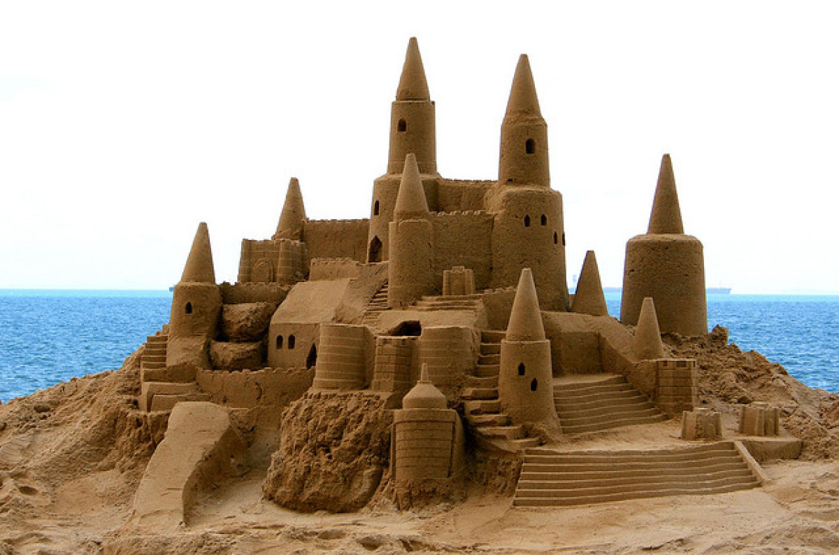 The Grainy Business of Sand Art - The Yellow Sparrow
